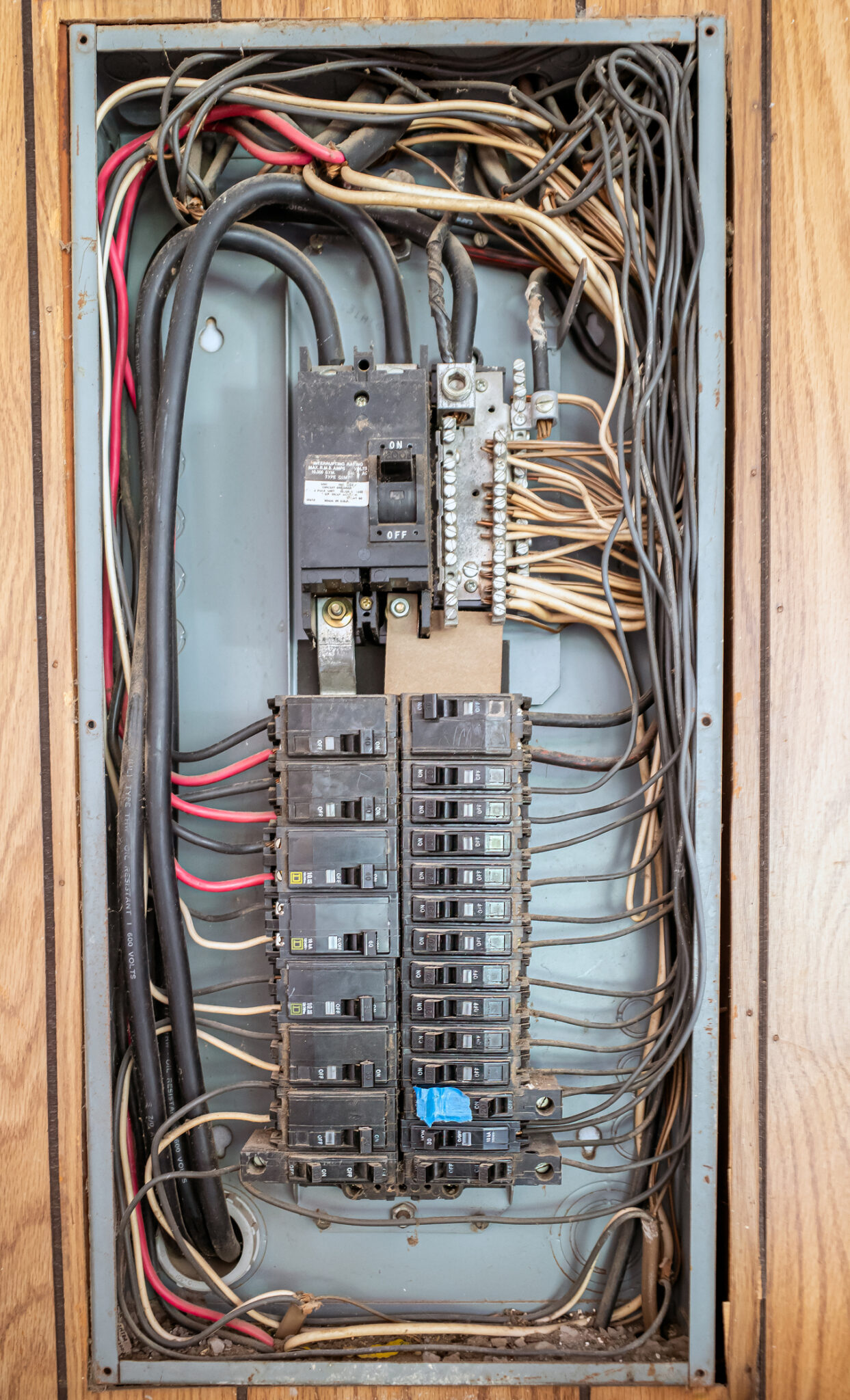 5 Signs Your Electrical Panel Is Outdated | Expert Tips